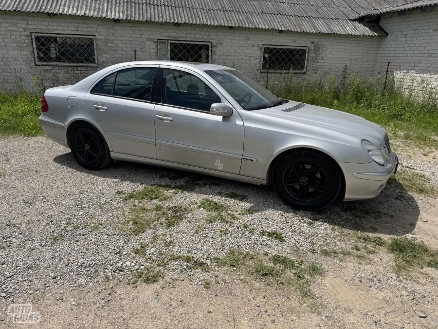 Мерседес E 220 2004 в Вильнюс, объемом двигателя 2.20 л и пробегом 317 тыс. км за 2400 €, фото 4 на AUTOMOTO.COM.LV