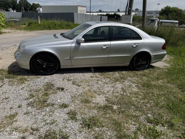 Mercedes-Benz E 220 2004 Viļņa, ar dzinēja tilpumu 2.20 L un nobraukumu 317 tūkst. km par 2400 €, foto 4 vietnē AUTOMOTO.COM.LV