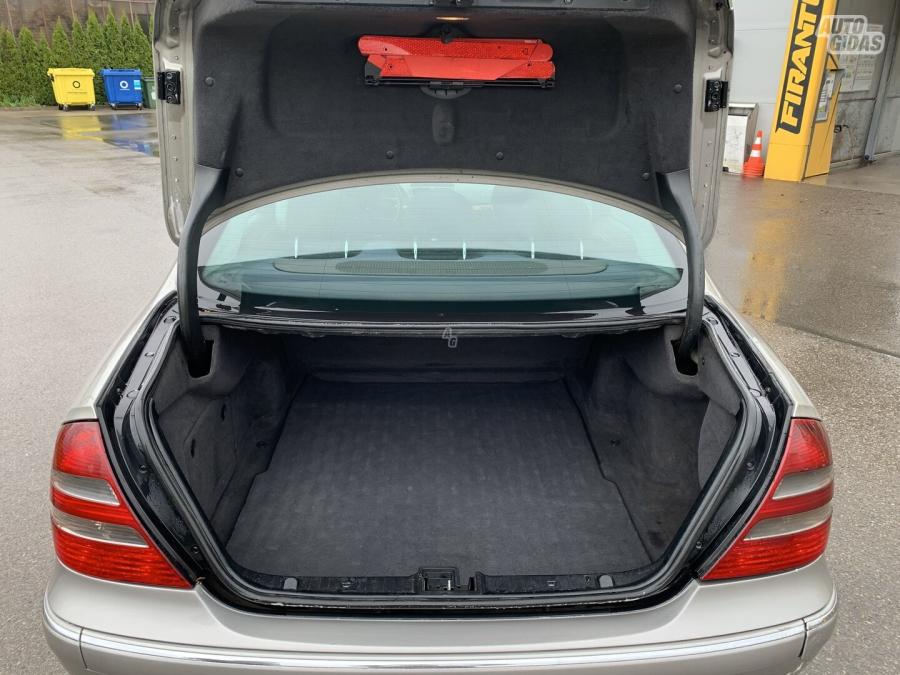 Мерседес E 220 2005 в Каунас, объемом двигателя 2.20 л и пробегом 397 тыс. км за 2000 €, фото 7 на AUTOMOTO.COM.LV
