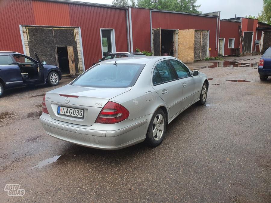 Mercedes-Benz E 220 2005 in Zarasai, with an engine capacity of 2.20 L and mileage of 358 thousand km for 999 €, photo 4 on AUTOMOTO.COM.LV