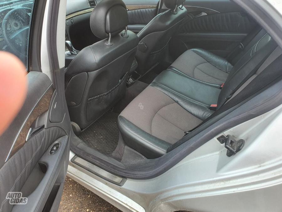Mercedes-Benz E 220 2005 in Zarasai, with an engine capacity of 2.20 L and mileage of 358 thousand km for 999 €, photo 12 on AUTOMOTO.COM.LV