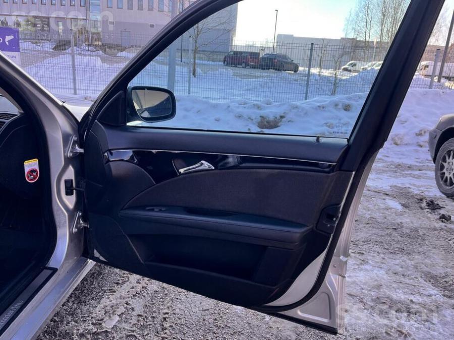 Mercedes-Benz E 220 2007 Rīga, ar dzinēja tilpumu 2.20 L un nobraukumu 371 tūkst. km par 4400 €, foto 23 vietnē AUTOMOTO.COM.LV