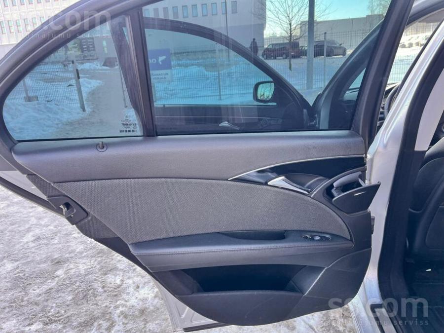Mercedes-Benz E 220 2007 Rīga, ar dzinēja tilpumu 2.20 L un nobraukumu 371 tūkst. km par 4400 €, foto 24 vietnē AUTOMOTO.COM.LV