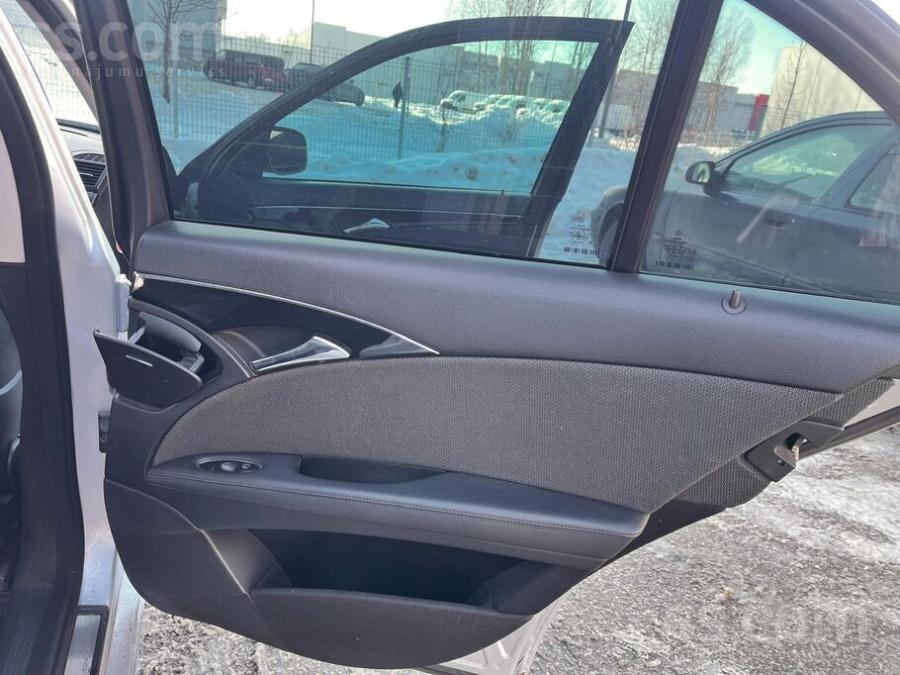 Mercedes-Benz E 220 2007 Rīga, ar dzinēja tilpumu 2.20 L un nobraukumu 371 tūkst. km par 4400 €, foto 25 vietnē AUTOMOTO.COM.LV