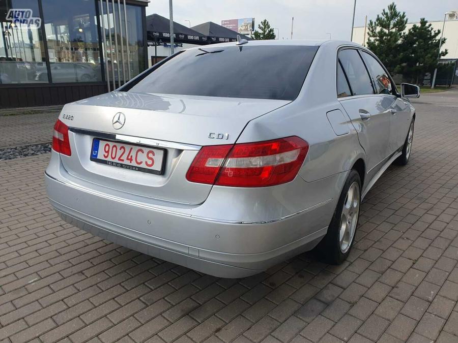 Мерседес E 220 2009 в Каунас, объемом двигателя 2.20 л и пробегом 500 тыс. км за 3200 €, фото 4 на AUTOMOTO.COM.LV