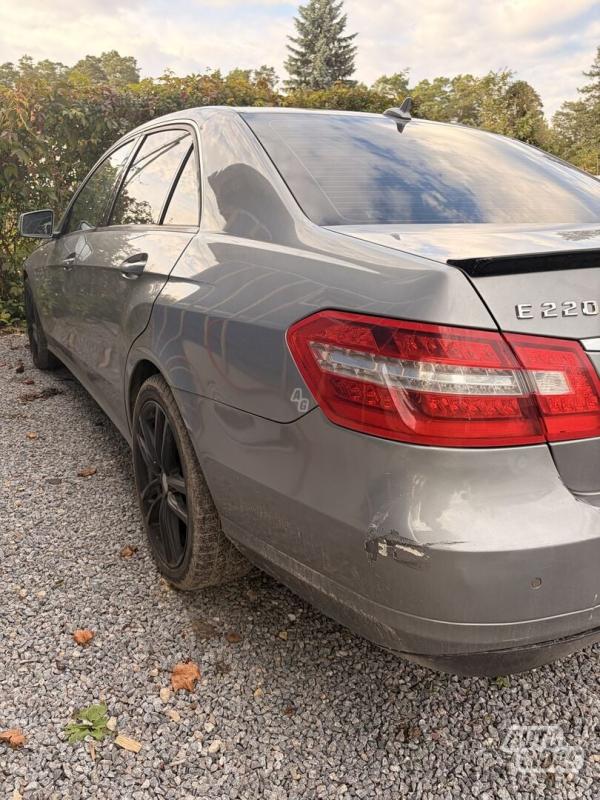 Мерседес E 220 2009 в Каунас на AUTOMOTO.COM.LV Мерседес E 220 2009 в Каунас, объемом двигателя 2.20 л и пробегом 332 тыс. км за 3500 €, фото 5 на AUTOMOTO.COM.LV
