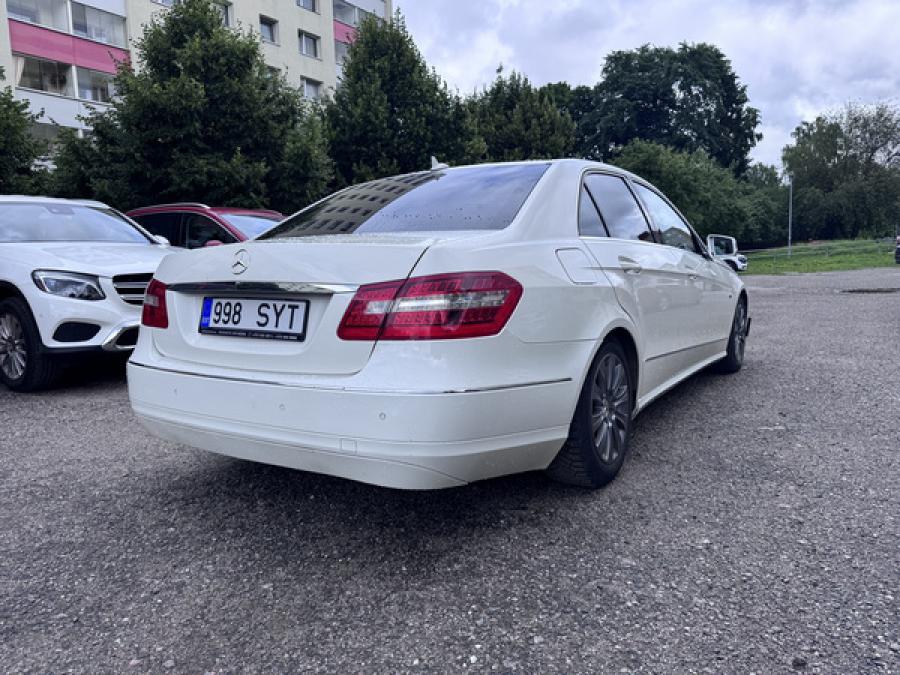 Mercedes-Benz E 220 2010 in Tallinn, with an engine capacity of 2.00 L and mileage of 211 thousand km for 6700 €, photo 4 on AUTOMOTO.COM.LV