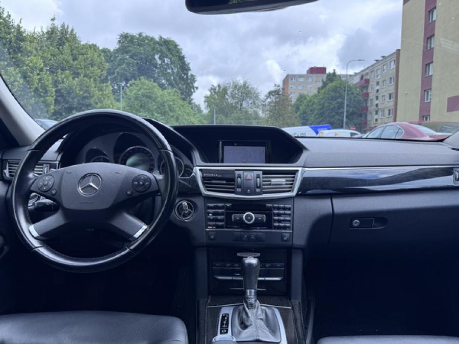 Mercedes-Benz E 220 2010 in Tallinn, with an engine capacity of 2.00 L and mileage of 211 thousand km for 6700 €, photo 6 on AUTOMOTO.COM.LV
