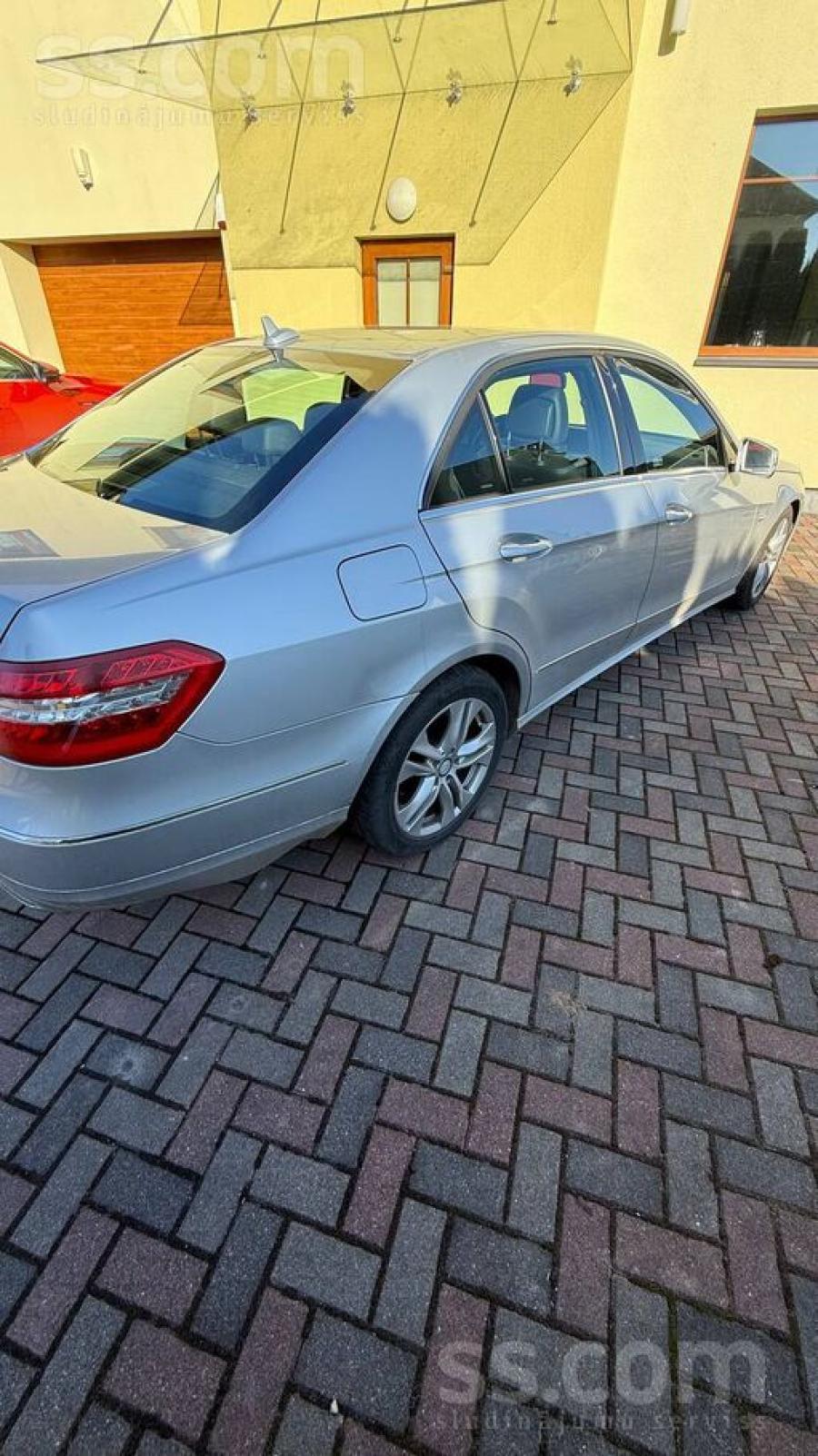 Mercedes-Benz E 220 2012 in Riga, with an engine capacity of 2.20 L and mileage of 273 thousand km for 7300 €, photo 5 on AUTOMOTO.COM.LV