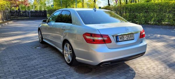 Mercedes-Benz E 220 2012 Rīga, ar dzinēja tilpumu 2.20 L un nobraukumu 303 tūkst. km par 7400 €, foto 5 vietnē AUTOMOTO.COM.LV