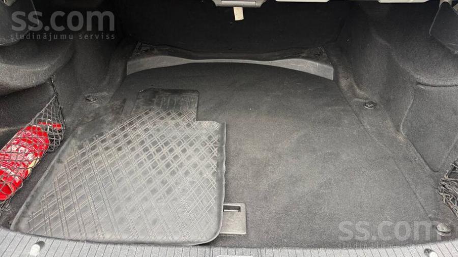 Mercedes-Benz E 220 2012 Rīga, ar dzinēja tilpumu 2.20 L un nobraukumu 274 tūkst. km par 7000 €, foto 15 vietnē AUTOMOTO.COM.LV