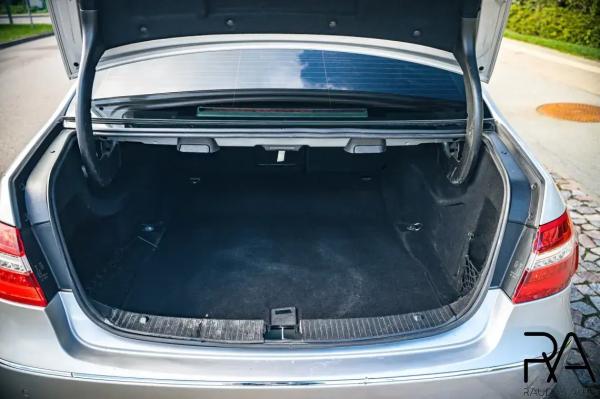 Mercedes-Benz E 220 2012 in Riga, with an engine capacity of 2.20 L and mileage of 298 thousand km for 5990 €, photo 9 on AUTOMOTO.COM.LV