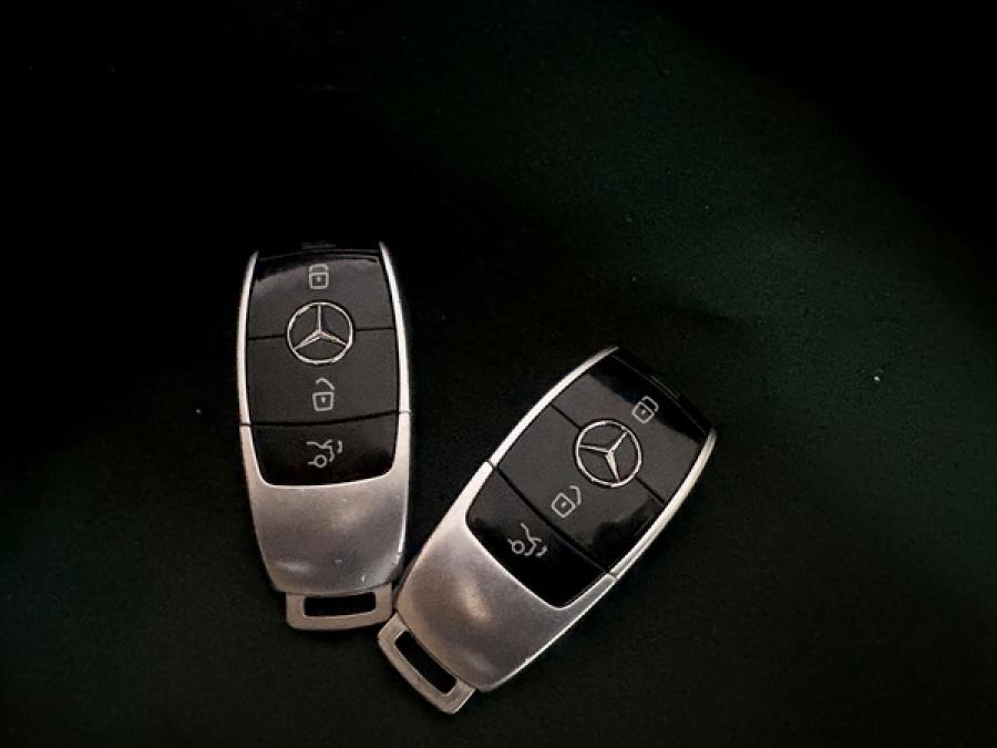 Mercedes-Benz E 220 2016 in Tallinn, with an engine capacity of 2.00 L and mileage of 273 thousand km for 20999 €, photo 16 on AUTOMOTO.COM.LV