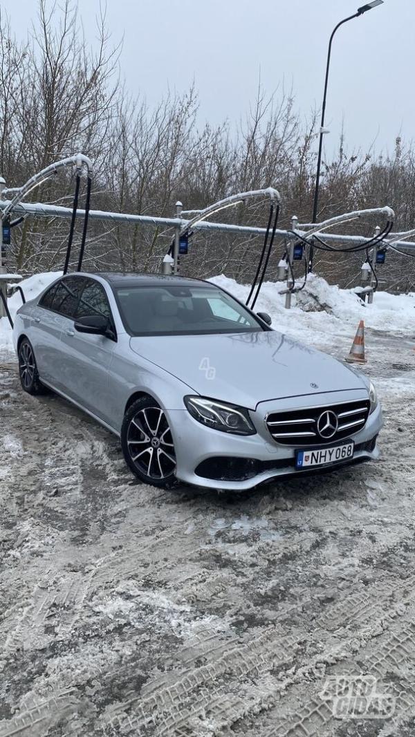 Mercedes-Benz E 220 2019 in Panevezys, with an engine capacity of 2.00 L and mileage of 274 thousand km for 19000 €, photo 2 on AUTOMOTO.COM.LV