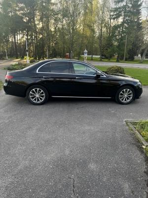 Mercedes-Benz E 220 2021 in Parnu, with an engine capacity of 2.00 L and mileage of 130 thousand km for 29900 €, photo 12 on AUTOMOTO.COM.LV