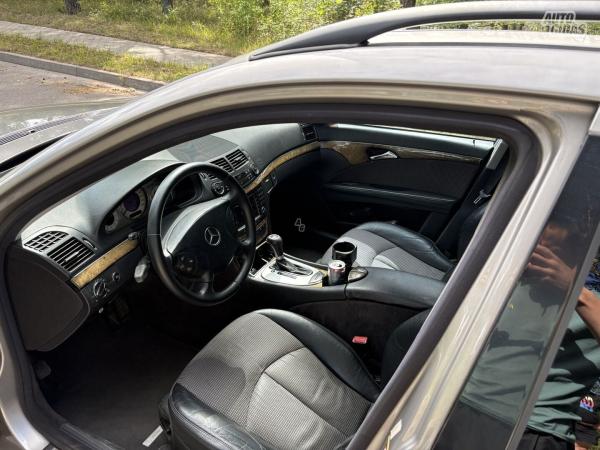Mercedes-Benz E 220 2003 Varėna, ar dzinēja tilpumu 2.20 L un nobraukumu 350 tūkst. km par 1950 €, foto 9 vietnē AUTOMOTO.COM.LV