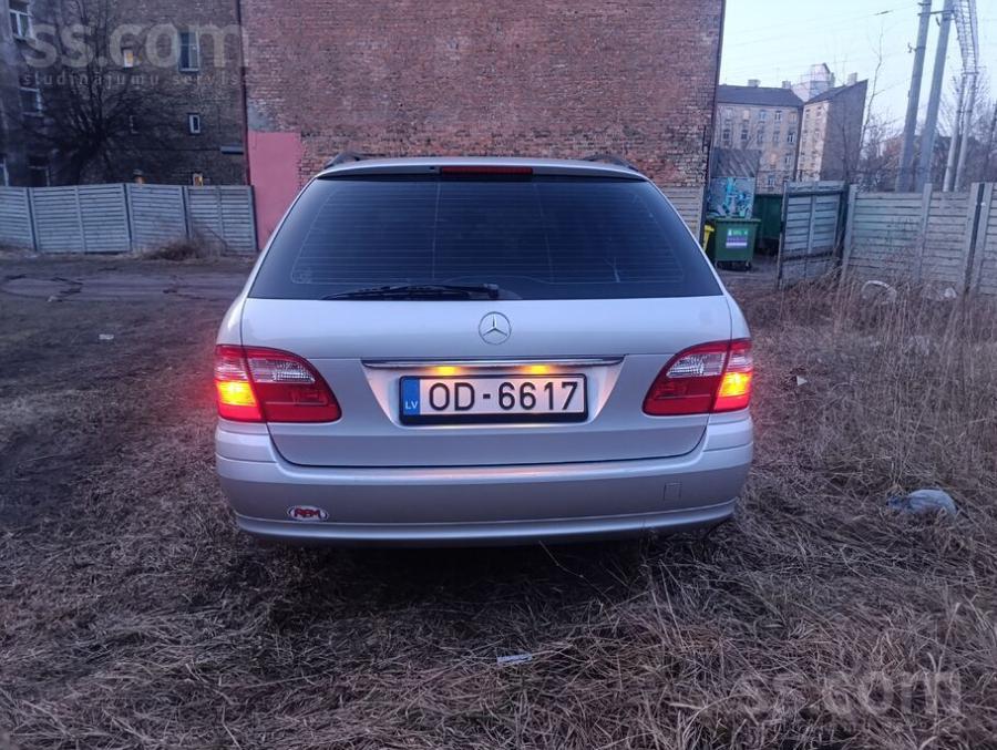 Мерседес E 220 2004 в Рига, объемом двигателя 2.20 л и пробегом 243 тыс. км за 2400 €, фото 3 на AUTOMOTO.COM.LV