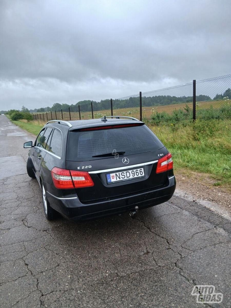 Mercedes-Benz E 220 2010 Kauņa, ar dzinēja tilpumu 2.10 L un nobraukumu 402 tūkst. km par 4500 €, foto 3 vietnē AUTOMOTO.COM.LV