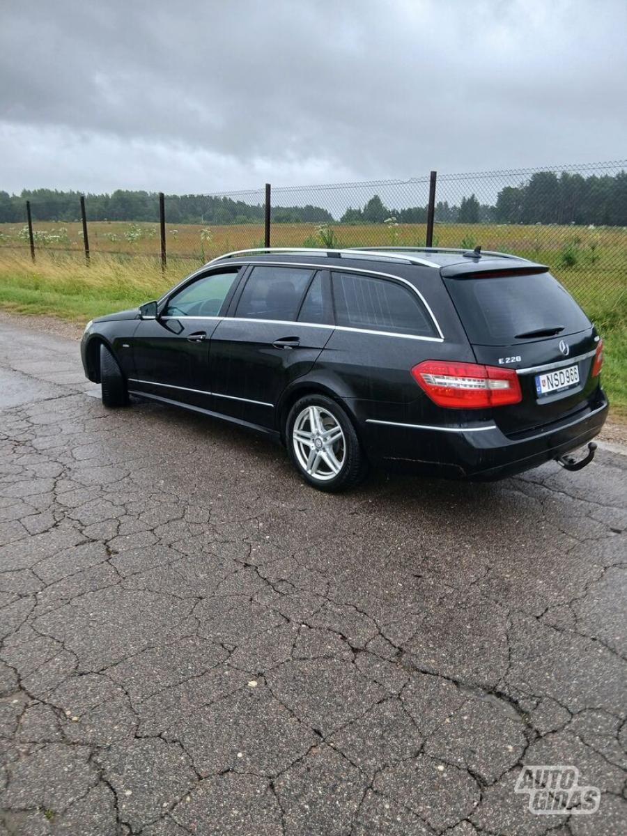 Mercedes-Benz E 220 2010 Kauņa, ar dzinēja tilpumu 2.10 L un nobraukumu 402 tūkst. km par 4500 €, foto 5 vietnē AUTOMOTO.COM.LV