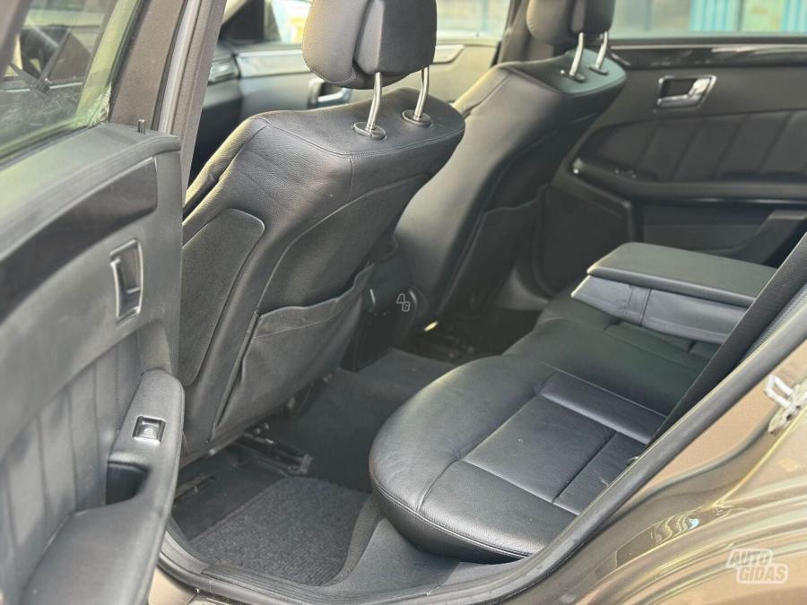 Mercedes-Benz E 220 2010 Kauņa, ar dzinēja tilpumu 2.20 L un nobraukumu 0 tūkst. km par 4200 €, foto 22 vietnē AUTOMOTO.COM.LV