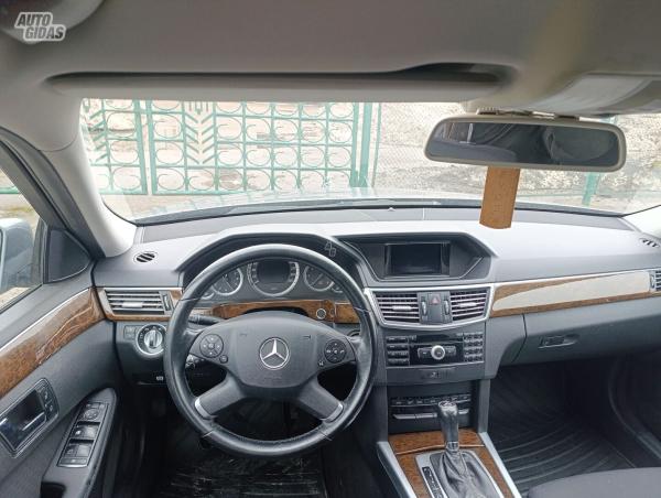 Mercedes-Benz E 220 2011 in Kretinga, with an engine capacity of 2.10 L and mileage of 334 thousand km for 5950 €, photo 8 on AUTOMOTO.COM.LV