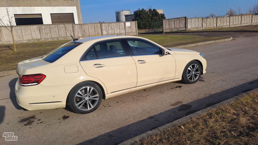 Mercedes-Benz E 220 2016 in Vilnius, with an engine capacity of 2.00 L and mileage of 435 thousand km for 8750 €, photo 6 on AUTOMOTO.COM.LV