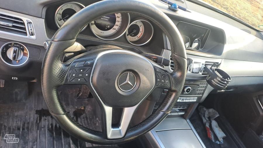 Mercedes-Benz E 220 2016 in Vilnius, with an engine capacity of 2.00 L and mileage of 435 thousand km for 8750 €, photo 19 on AUTOMOTO.COM.LV