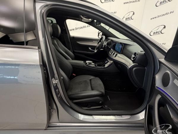 Mercedes-Benz E 220 2017 in Vilnius, with an engine capacity of 1.95 L and mileage of 324 thousand km for 15750 €, photo 4 on AUTOMOTO.COM.LV