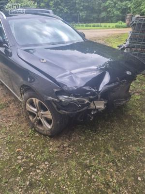 Mercedes-Benz E 220 2018 in Kaunas, with an engine capacity of 2.00 L and mileage of 268 thousand km for 5600 €, photo 3 on AUTOMOTO.COM.LV