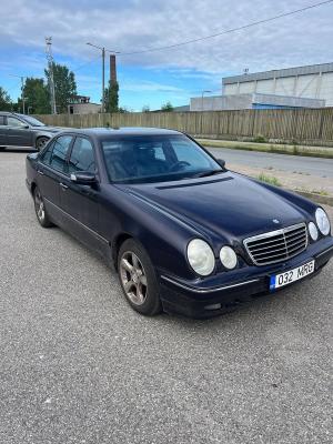 Фиолетовый Мерседес E 220 1999 в Таллин, объемом двигателя 2.10 л и пробегом 285 тыс. км за 1300 €, фото 14 на AUTOMOTO.COM.LV