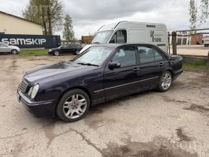 Violets Mercedes-Benz E 220 2000 Saldus, ar dzinēja tilpumu 2.20 L un nobraukumu 230 tūkst. km par 1200 €, foto  vietnē AUTOMOTO.COM.LV