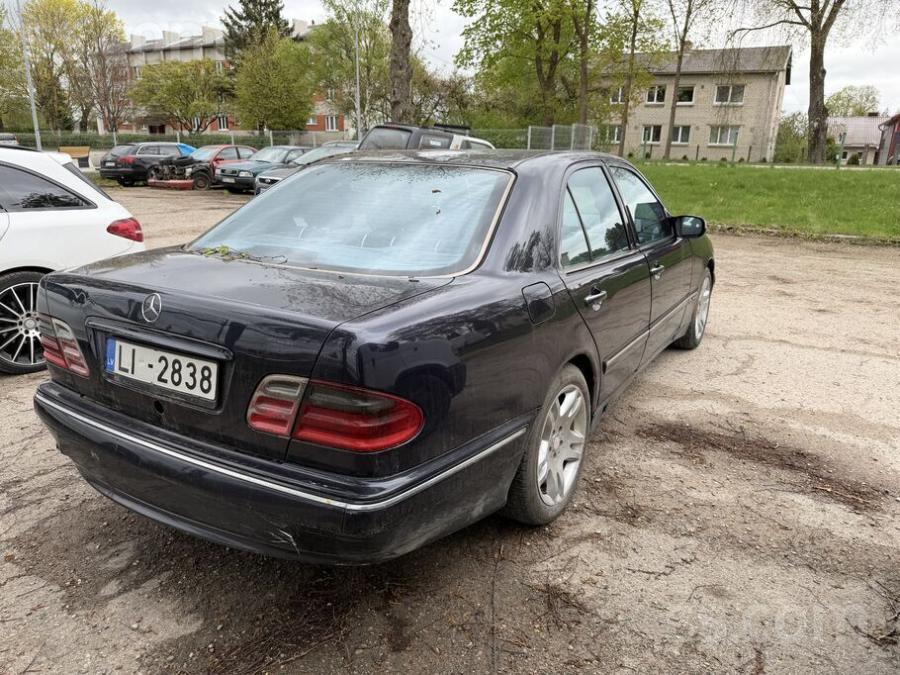 Violets Mercedes-Benz E 220 2000 Saldus, ar dzinēja tilpumu 2.20 L un nobraukumu 230 tūkst. km par 1200 €, foto 3 vietnē AUTOMOTO.COM.LV