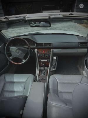 White Mercedes-Benz E 220 1996 in Riga, with an engine capacity of 2.20 L and mileage of 224 thousand km for 17200 €, photo 5 on AUTOMOTO.COM.LV