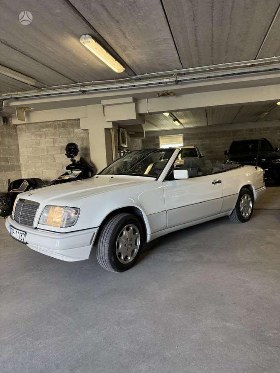 White Mercedes-Benz E 220 1996 in Riga, with an engine capacity of 2.20 L and mileage of 224 thousand km for 17200 €, photo 12 on AUTOMOTO.COM.LV