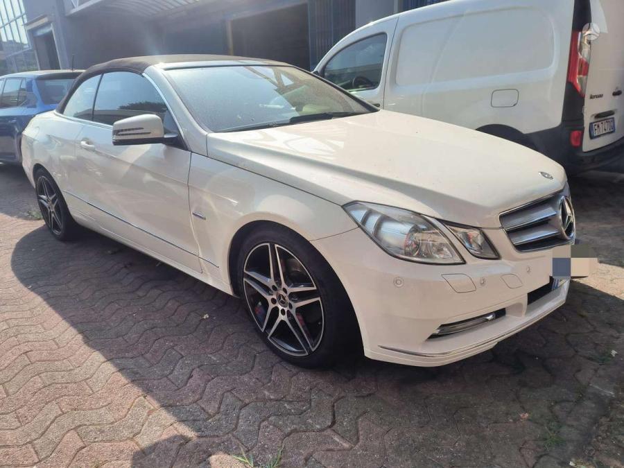 Белый Мерседес E 220 2011 в Паневежис, объемом двигателя 2.20 л и пробегом 118 тыс. км за 8950 €, фото 5 на AUTOMOTO.COM.LV