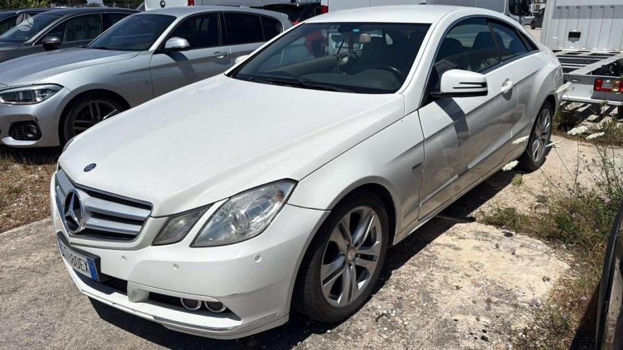 Balts Mercedes-Benz E 220 2010 Kauņa, ar dzinēja tilpumu 2.14 L un nobraukumu 204 tūkst. km par 3999 €, foto 9 vietnē AUTOMOTO.COM.LV