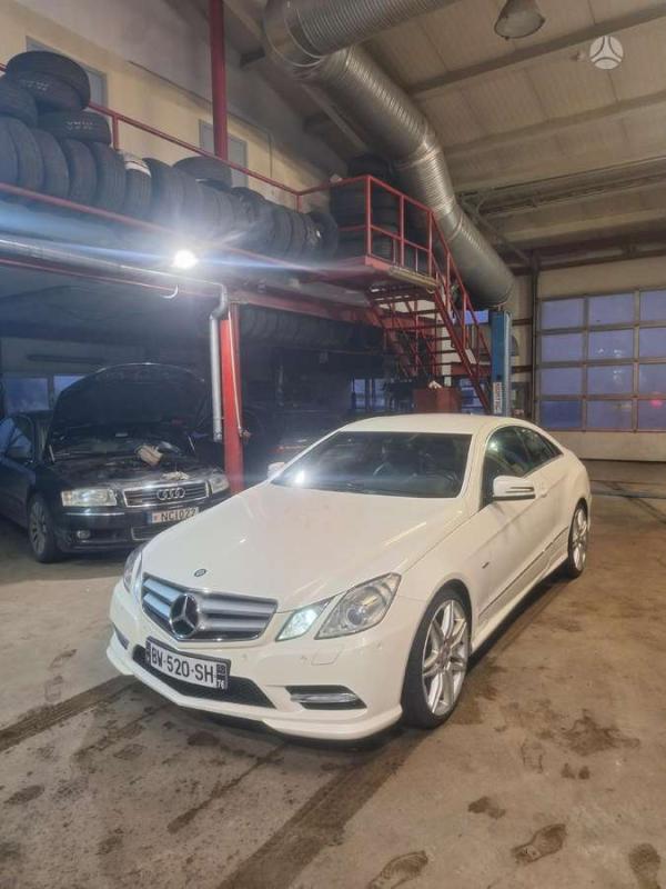 Balts Mercedes-Benz E 220 2011 Viļņa, ar dzinēja tilpumu 2.14 L un nobraukumu 149 tūkst. km par 6550 €, foto 4 vietnē AUTOMOTO.COM.LV
