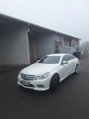 White Mercedes-Benz E 220 2011 in Vilnius, with an engine capacity of 2.10 L and mileage of 149 thousand km for 6550 €, photo 3 on AUTOMOTO.COM.LV
