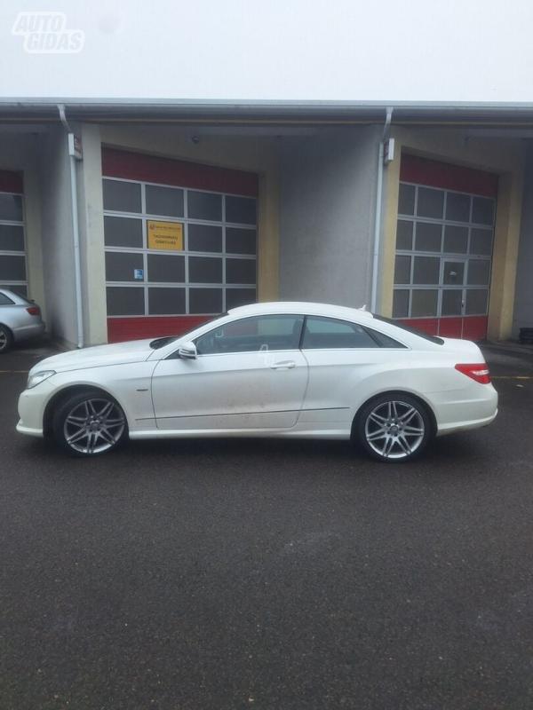 White Mercedes-Benz E 220 2011 in Vilnius, with an engine capacity of 2.10 L and mileage of 149 thousand km for 6550 €, photo 6 on AUTOMOTO.COM.LV