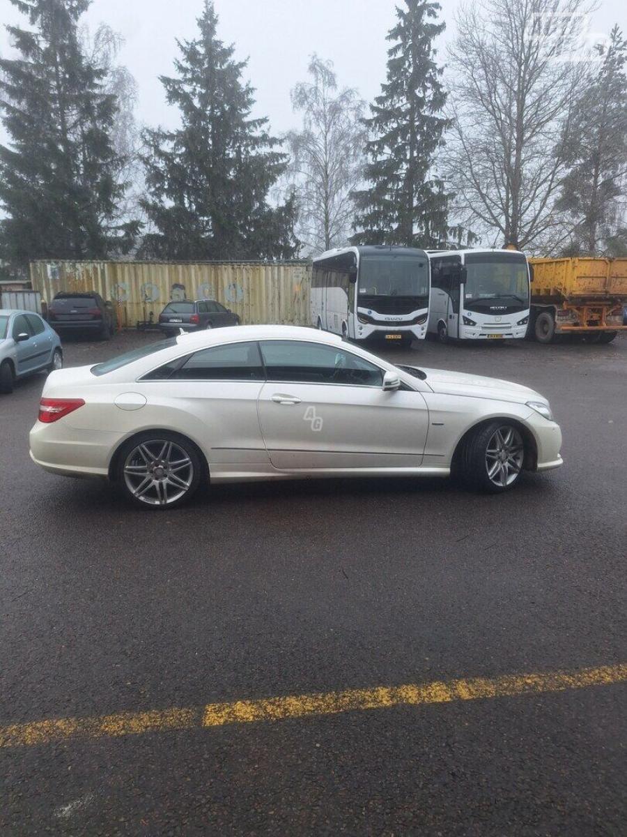 White Mercedes-Benz E 220 2011 in Vilnius, with an engine capacity of 2.10 L and mileage of 149 thousand km for 6550 €, photo 7 on AUTOMOTO.COM.LV