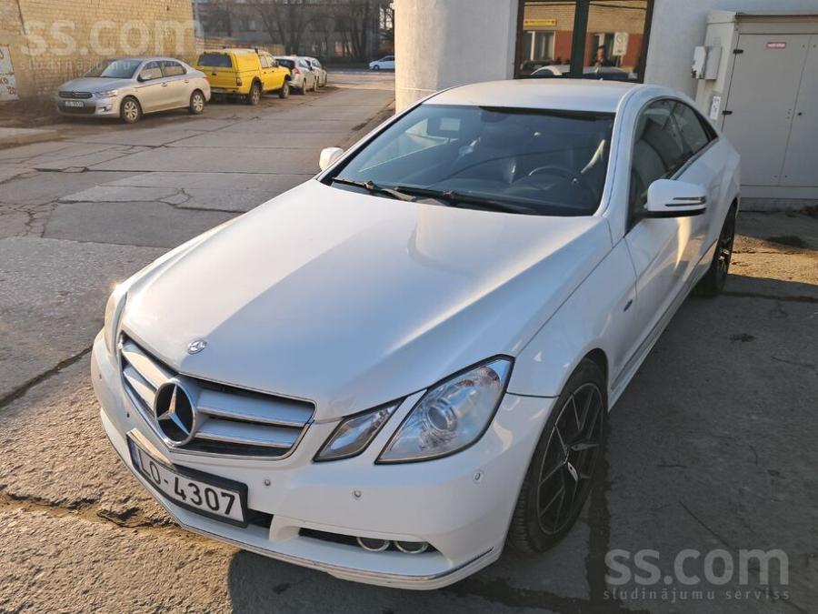 Balts Mercedes-Benz E 220 2011 Rīga, ar dzinēja tilpumu 2.20 L un nobraukumu 160 tūkst. km par 9500 €, foto 7 vietnē AUTOMOTO.COM.LV