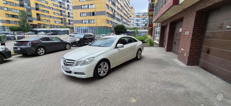 Balts Mercedes-Benz E 220 2011 Viļņa, ar dzinēja tilpumu 2.14 L un nobraukumu 309 tūkst. km par 6400 €, foto 8 vietnē AUTOMOTO.COM.LV