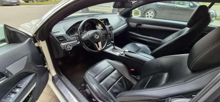 Balts Mercedes-Benz E 220 2011 Viļņa, ar dzinēja tilpumu 2.14 L un nobraukumu 309 tūkst. km par 6400 €, foto 9 vietnē AUTOMOTO.COM.LV