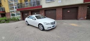 White Mercedes-Benz E 220 2011 in Vilnius, with an engine capacity of 2.20 L and mileage of 309 thousand km for 6300 €, photo  on AUTOMOTO.COM.LV