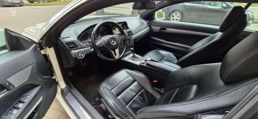 Balts Mercedes-Benz E 220 2011 Viļņa, ar dzinēja tilpumu 2.20 L un nobraukumu 309 tūkst. km par 6300 €, foto 10 vietnē AUTOMOTO.COM.LV