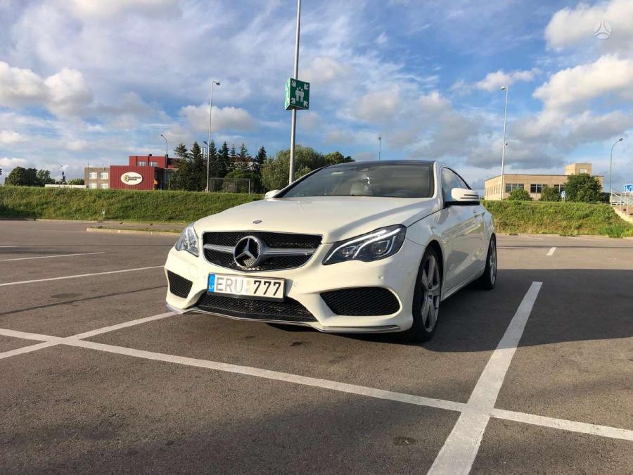 Белый Мерседес E 220 2012 в Клайпеда, объемом двигателя 2.14 л и пробегом 261 тыс. км за 15000 €, фото 3 на AUTOMOTO.COM.LV