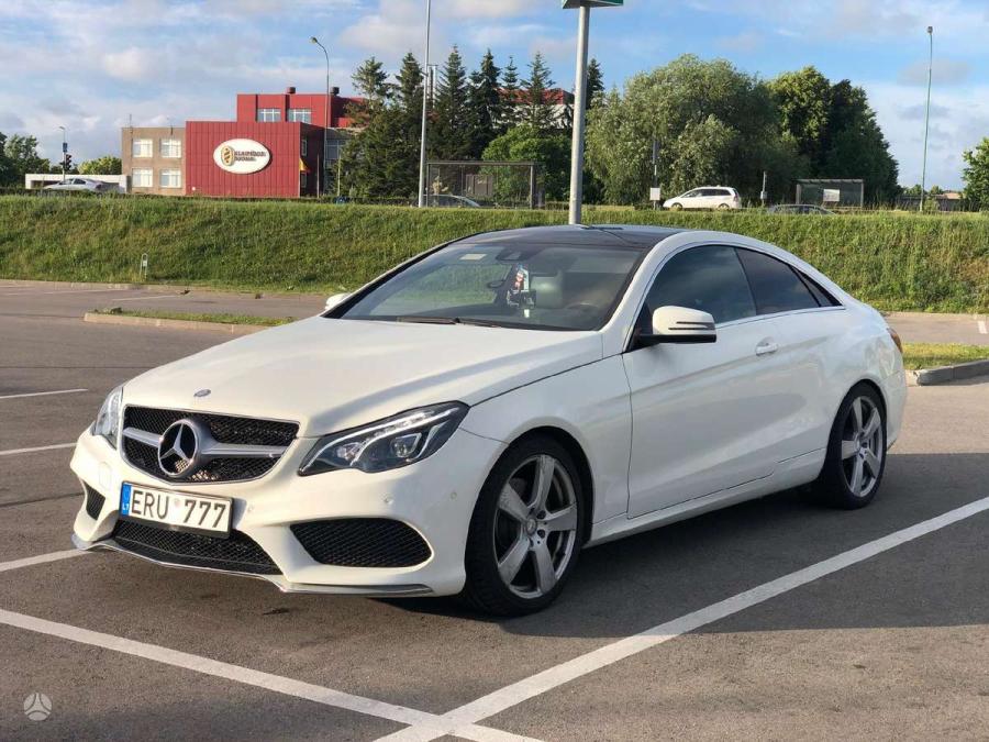 Белый Мерседес E 220 2012 в Клайпеда, объемом двигателя 2.14 л и пробегом 261 тыс. км за 15000 €, фото 5 на AUTOMOTO.COM.LV