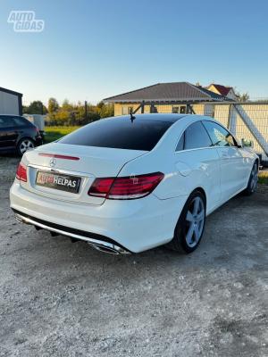 Белый Мерседес E 220 2012 в Клайпеда, объемом двигателя 2.20 л и пробегом 300 тыс. км за 7000 €, фото 5 на AUTOMOTO.COM.LV