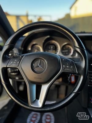 Белый Мерседес E 220 2012 в Клайпеда, объемом двигателя 2.20 л и пробегом 300 тыс. км за 7000 €, фото 12 на AUTOMOTO.COM.LV