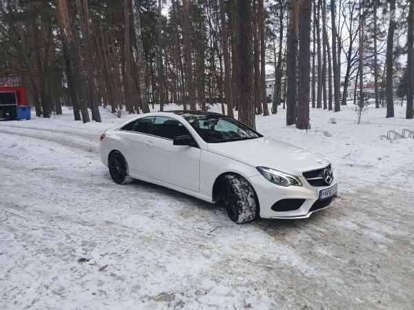 White Mercedes-Benz E 220 2013 in Alytus, with an engine capacity of 2.14 L and mileage of 278 thousand km for 12750 €, photo 2 on AUTOMOTO.COM.LV